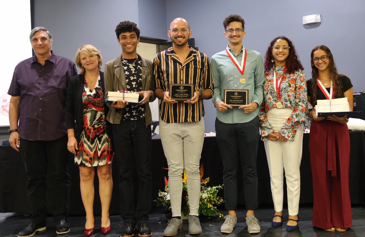 Altas distinciones 2019 | Departamento de Lenguas Extranjeras